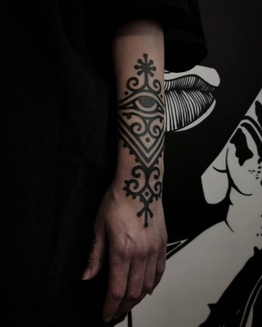 Lenn Black Lotus, Tätowierer / Bochum / NRW – Feelfarbig / Tattoos