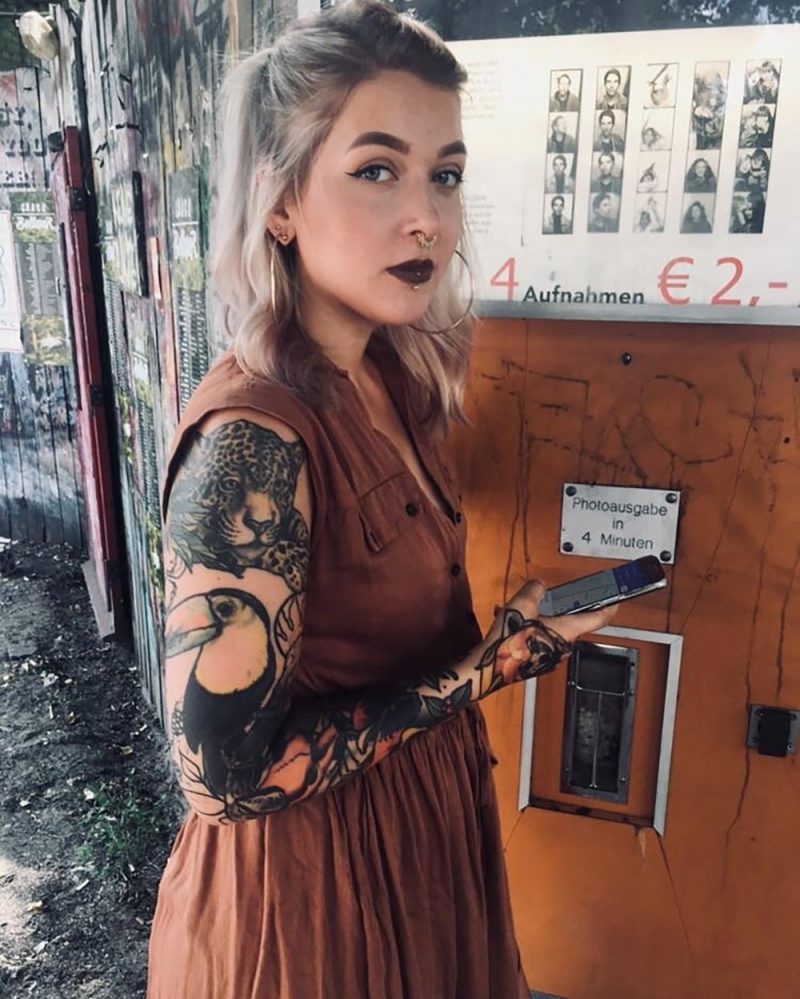 Hautnah: Julie May und ihre Lieblingstattoos – Feelfarbig