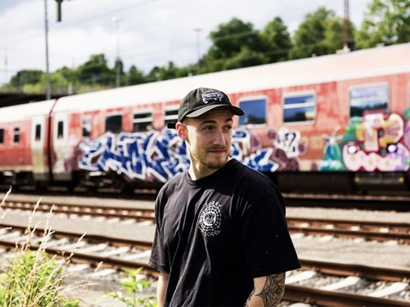 Max Milan, Tätowierer / Berlin – Feelfarbig / Tattoos sind Kunst.